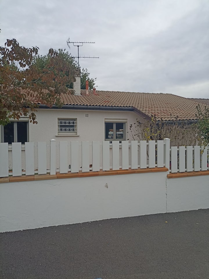 Maison Chaleureuse Avec Grande Terrasse - Bordeaux