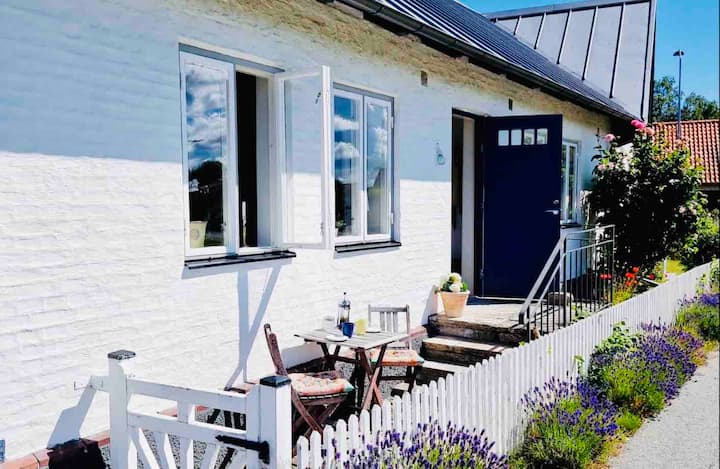 Ljus Och Trevlig Lägenhet Med Balkong Och Uteplats - Höganäs