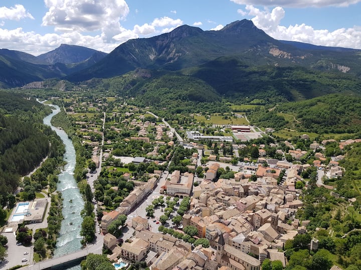 Promo éTé Dans Charmant Studio Au Cœur Du Village - Lac de Castillon