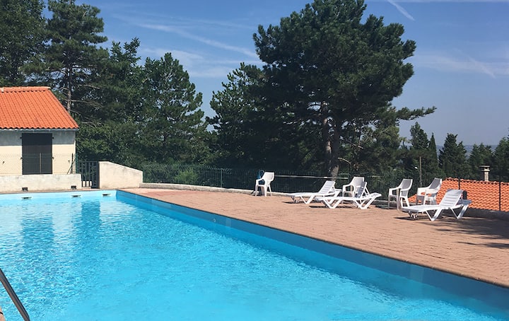 Lac De St Ferréol : Logement Dans Résidence - Issel