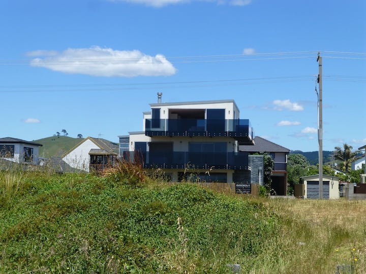 Luxury Accommodation With Stunning Sea Views - Papamoa