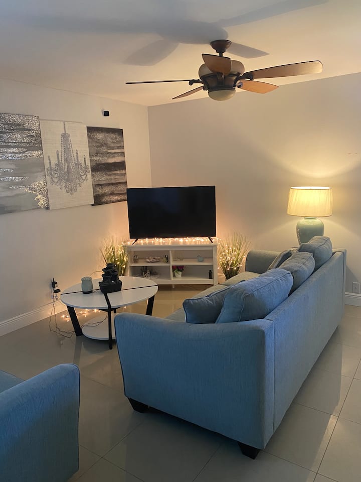 Peaceful Haven - Cozy Room W/ Netflix & Pool - Tamarac, FL