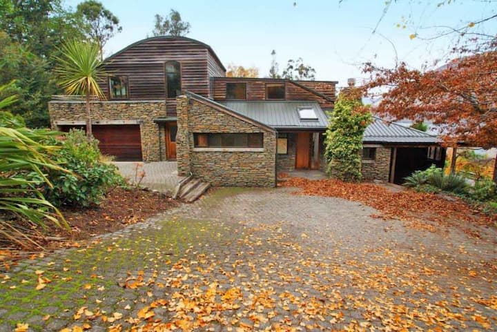 Queenstown Holiday Rentals & Homes - Otago, New Zealand | Airbnb