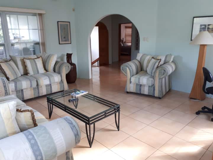 *Entire Private Apartment Safe Area 
Full Kitchen* - La Ceiba