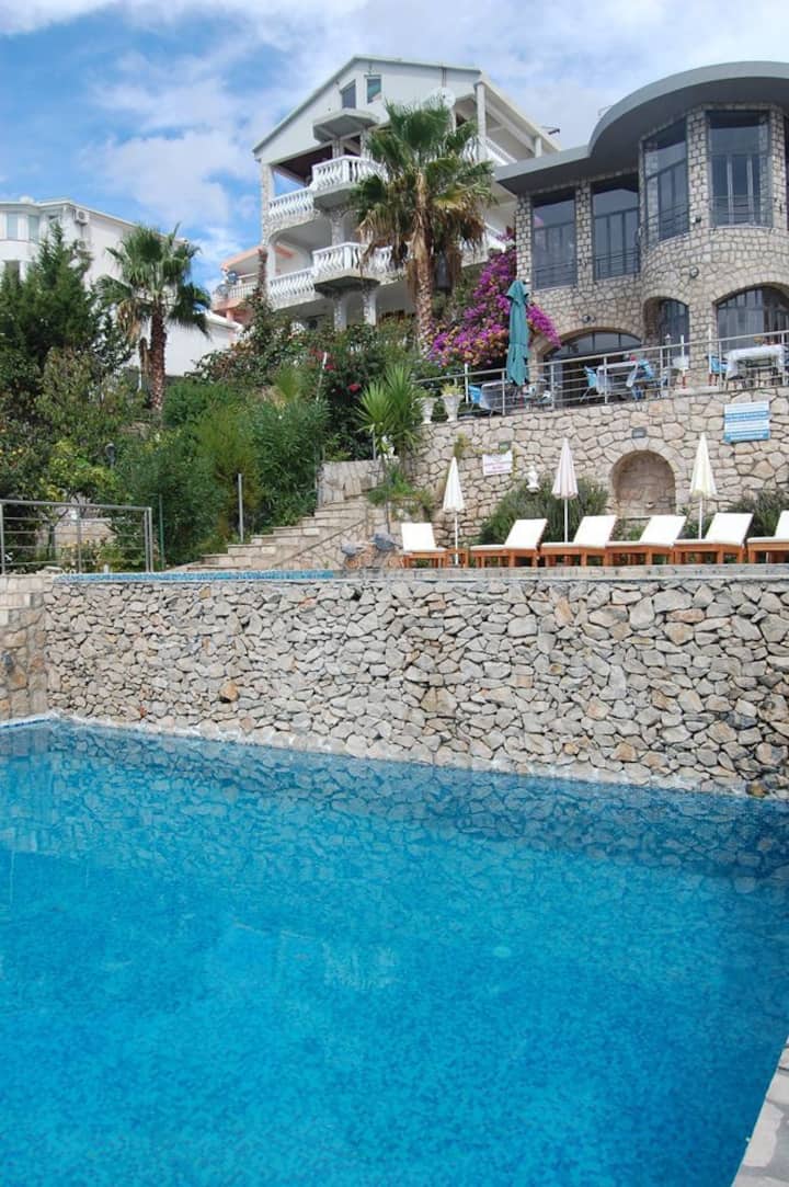 Sea Side Apartment With Pool - Monténégro