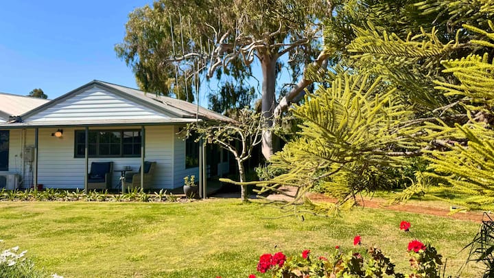 Garden Cottage - Bendigo