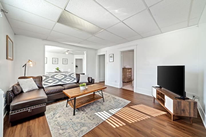 2br Guest Favorite | Near Duluth & Tower Ave - Duluth, MN