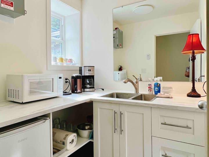 Waterfront Room2 W/ Private Bath&deck Near Marina - Gibsons