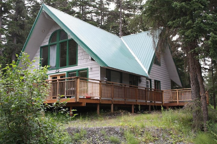 Beautiful Ski Chalet - Girdwood, AK