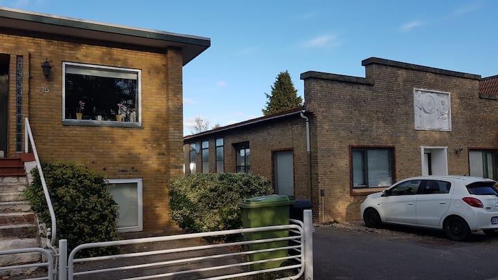 3 Separate Værelser I Huset - Odense
