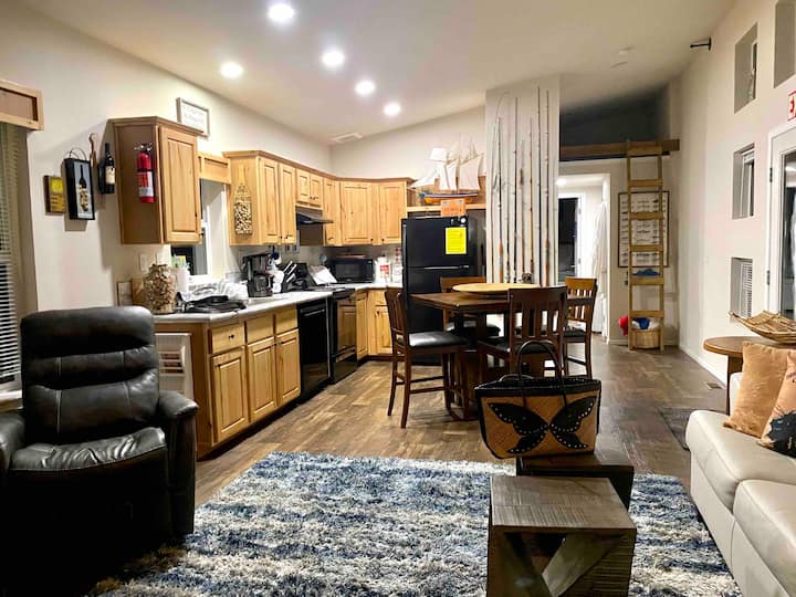 Harborlite Luxury Lodging At The Port *Walk-2-dock - Brookings, OR