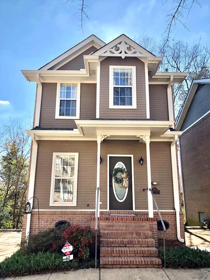 2 Br Charmer W Deck & .5 Straight Walk To Square! - Oxford, MS