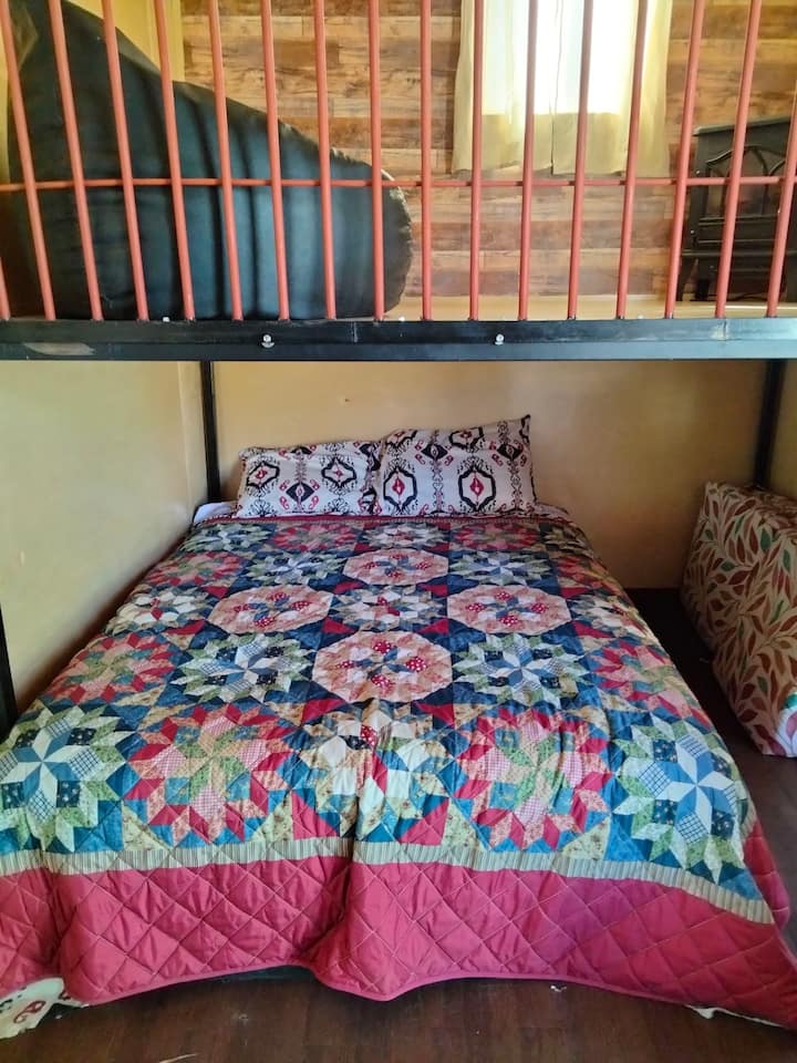 Hilda Tiny Home/tiny Cabin For 2 And Little More.