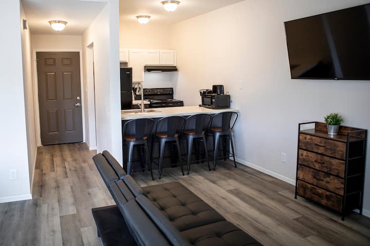 New Modern Apartment Near Ft. Huachuca (225) - Sierra Vista, AZ