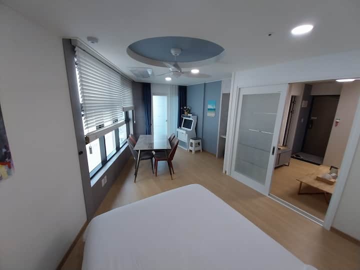 ※비아하우스※
¤ 광안리 해변과 가까운 5초컷 위치!
¤합법적 레지던스 
¤승용차타워주차 - Busan