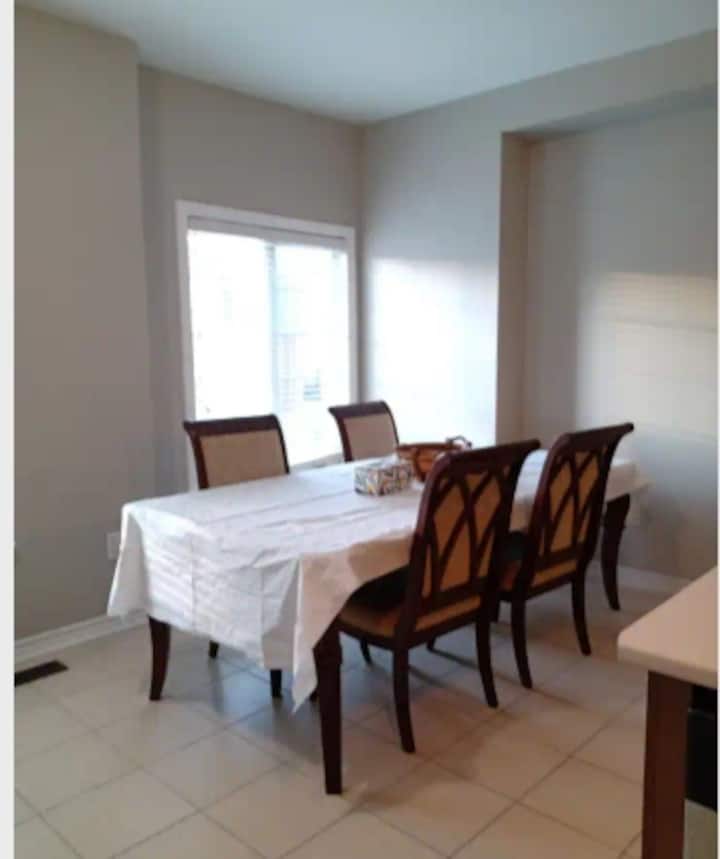 Private Room, Private Bathroom, Walk Subway - Toronto