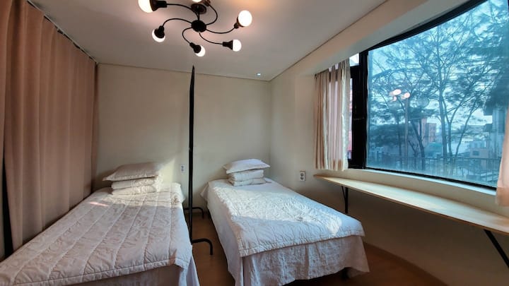 2bdr Apt With City View - Seoul