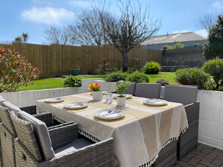 Bright&spacious 3 Bedroom Bungalow Near Beach - Mawgan Porth