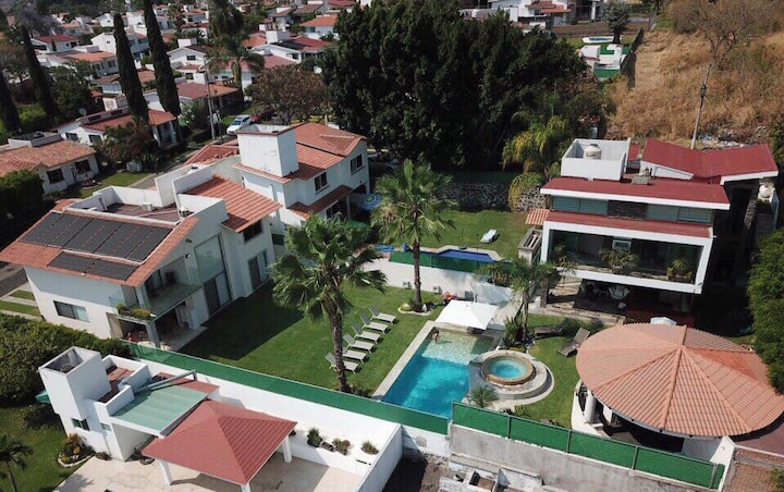 Increíble Y Enorme Residencia En Lomas De Cocoyoc - Cuautla