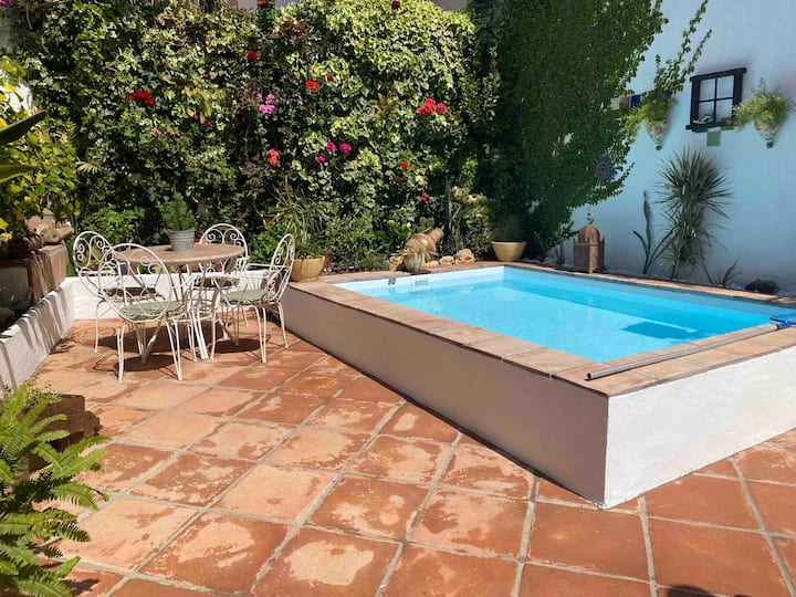 Casa Anica. Casa En El Centro Con Piscina. - Nerja