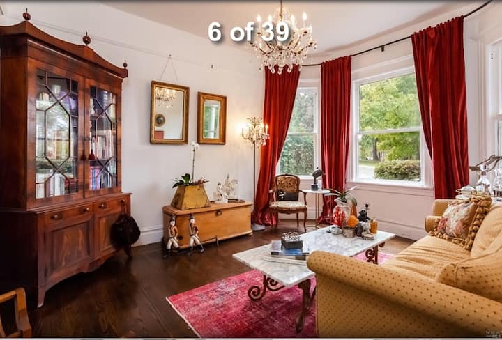Charming Victorian Park Room Full - Vallejo, CA
