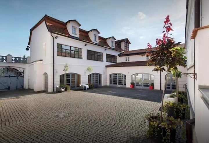 Cozy Apartment In The Monastery - Prague Václav Havel Airport (PRG)