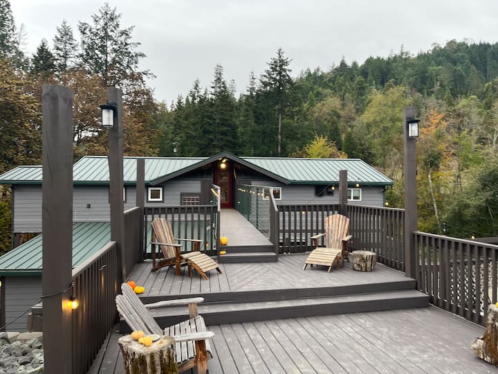 The Crows Nest + Complimentary Farm Breakfast - Oregon