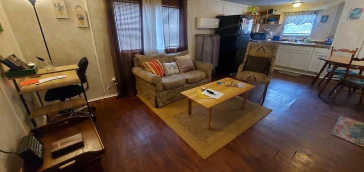 Charming 2br/1ba In The Heart Of Town - West Monroe, LA