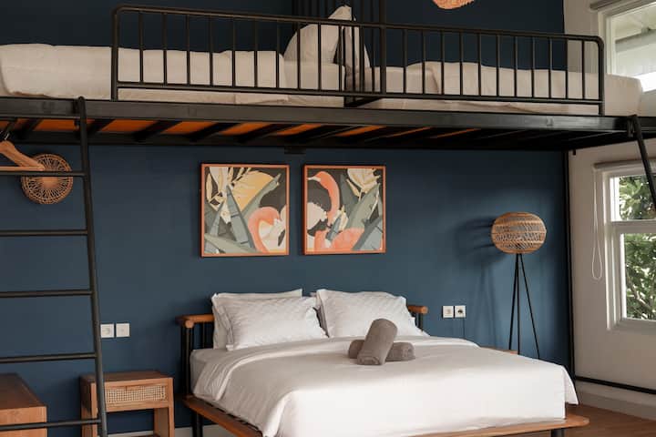 Tropical Family Room Canggu - Sunrise & Pool View - Bali