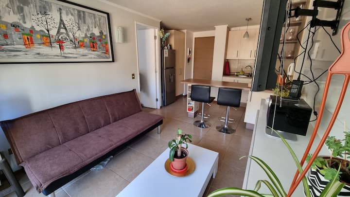 Depto. Con Piscina Disponible - Barrio Residencial - Valparaíso