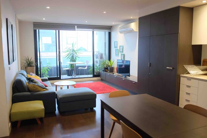 Spacious Collingwood Apartment - Melbourne