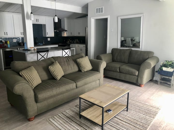 Mid-century Modern Seaside Home Private Bed &Bath! - Torrance, CA