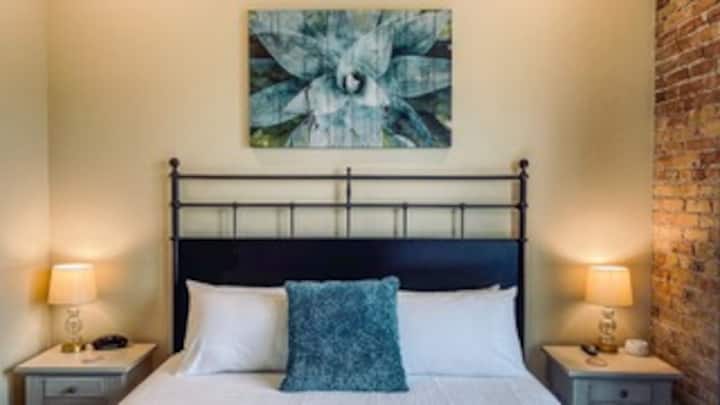 Historic Boutique Hotel With A View - Cottonwood, AZ