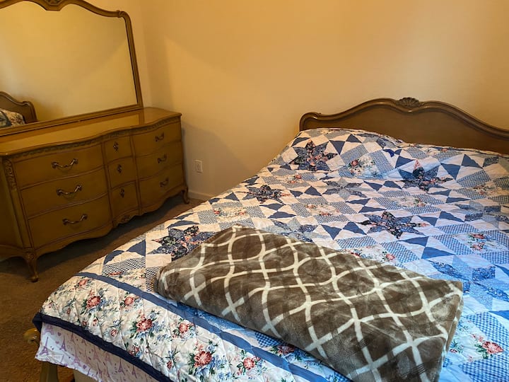 Clean Confortable Quiet Private Room - Los Banos, CA
