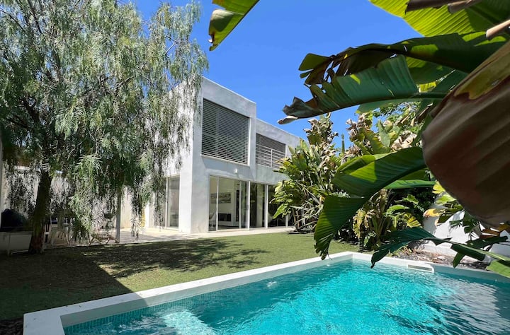 Superbe Villa Avec Piscine à 2 Pas De La Mer - Marseille