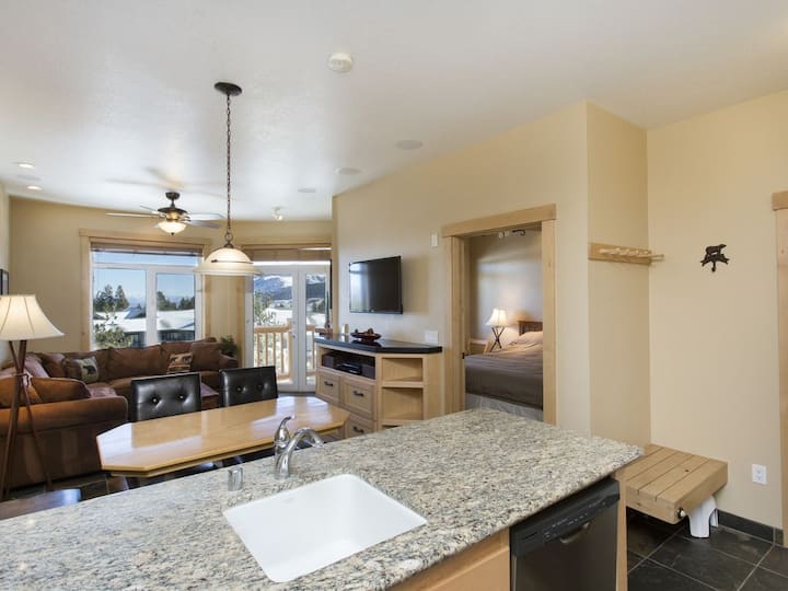 Upscale~king~view~central Pool & Bbq~ski In & Out - Mammoth Mountain, CA