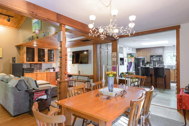 Beach/nature Retreat On 8 Acres/ Near Umass D - Dartmouth, MA