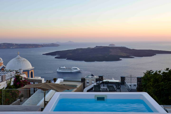 Deluxe Suite With Heated Plunge Pool - Santorini