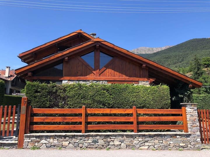 Villa Indipendente 200 Mq
Con Giardino - Bardonèche