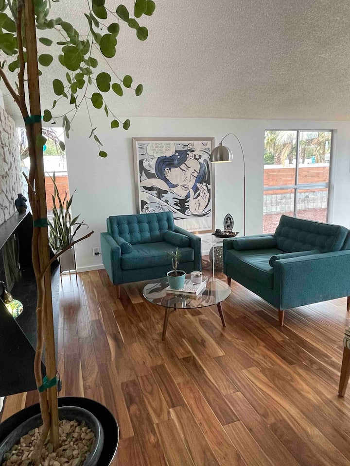 Groovy Mid-century Mod In Vegas, Baby!