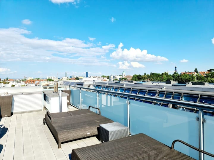 153 Sqr 4 Bedroom Roof Apt With 3 Balconies & View - Vienna