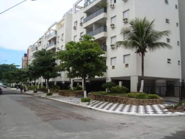 Apto A 1 Quadra Praia Enseada Com Ar E Wi-fi - Guarujá