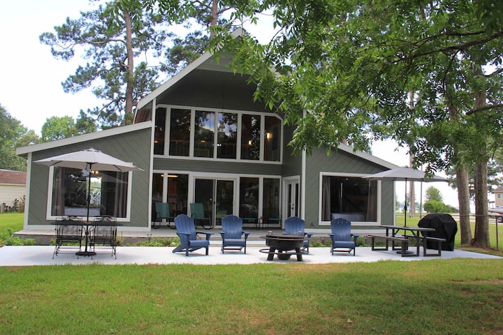 Lakefront Home -4br/3ba - Swim, Boat, Kayak, Relax - Livingston, TX