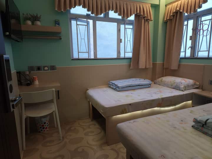 Lucky Day Double Bed Room 18 Deluxe Twin Room - Tsuen Wan