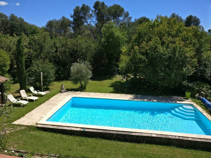 Beau T2 Dans Cadre Agréable Avec Piscine - Vitrolles