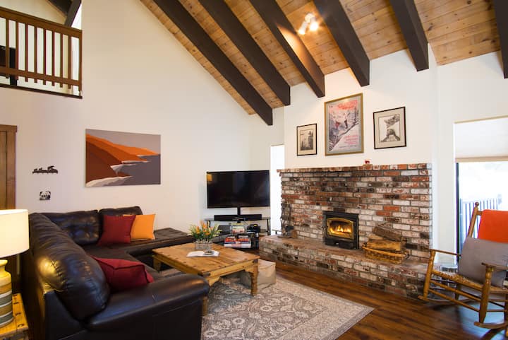 Spacious Tahoe City Cabin - Sleeps 12 - Tahoe City, CA