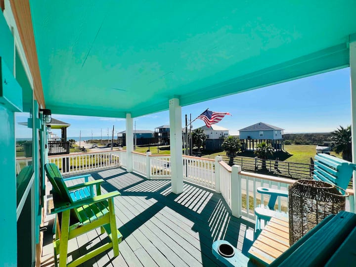 Sea-labration Beach Getaway, Easy Walk To Beach - Crystal Beach, TX