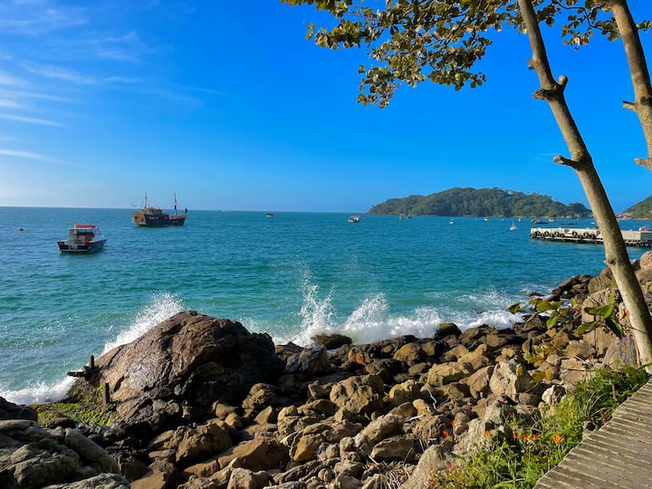 Charmoso Apto - Sacada Gourmet E Churrasqueira - Bombinhas
