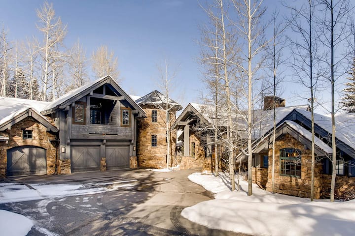 Elegant Rocky Mountain Retreat - Avon, CO
