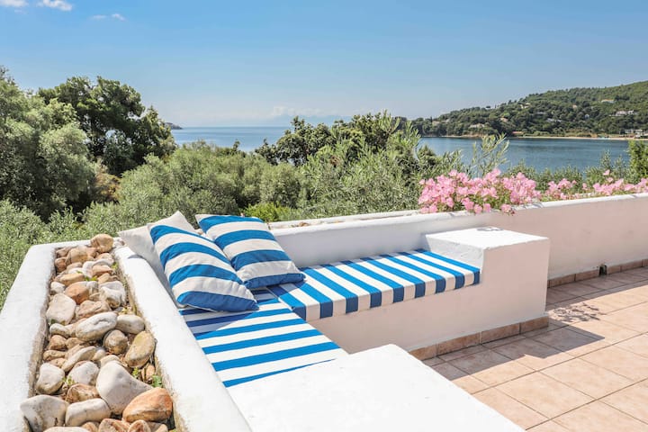 The Mythos Estate - Beachfront Property (12 Pax) - Skiathos